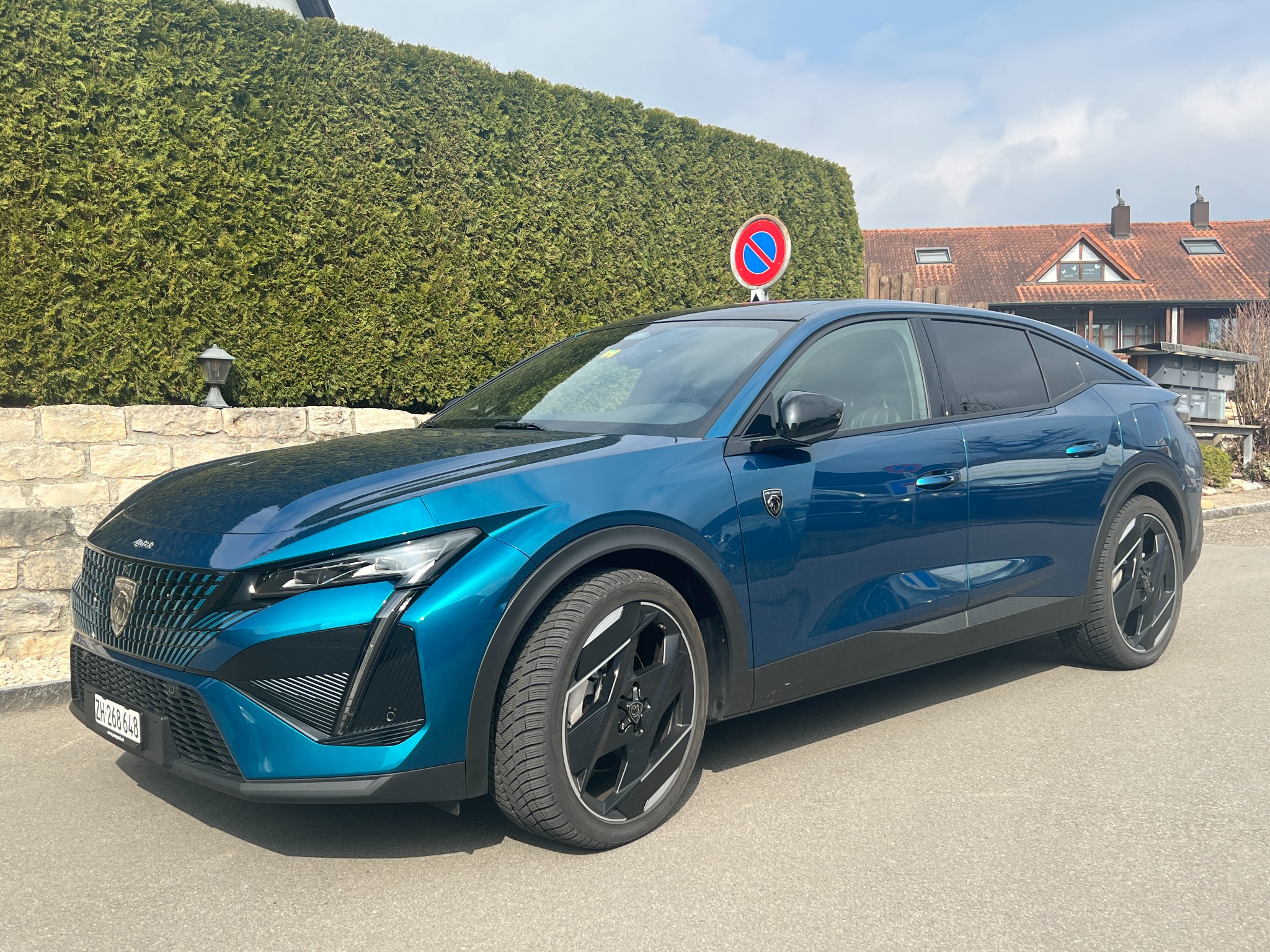 Fahrbericht Peugeot 408 Plug-in-Hybrid 225 – Automobil Club der Schweiz ACS